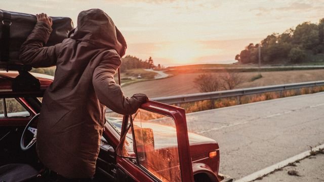 10 Things to Do While Traveling in Car: A Road Trip Guide